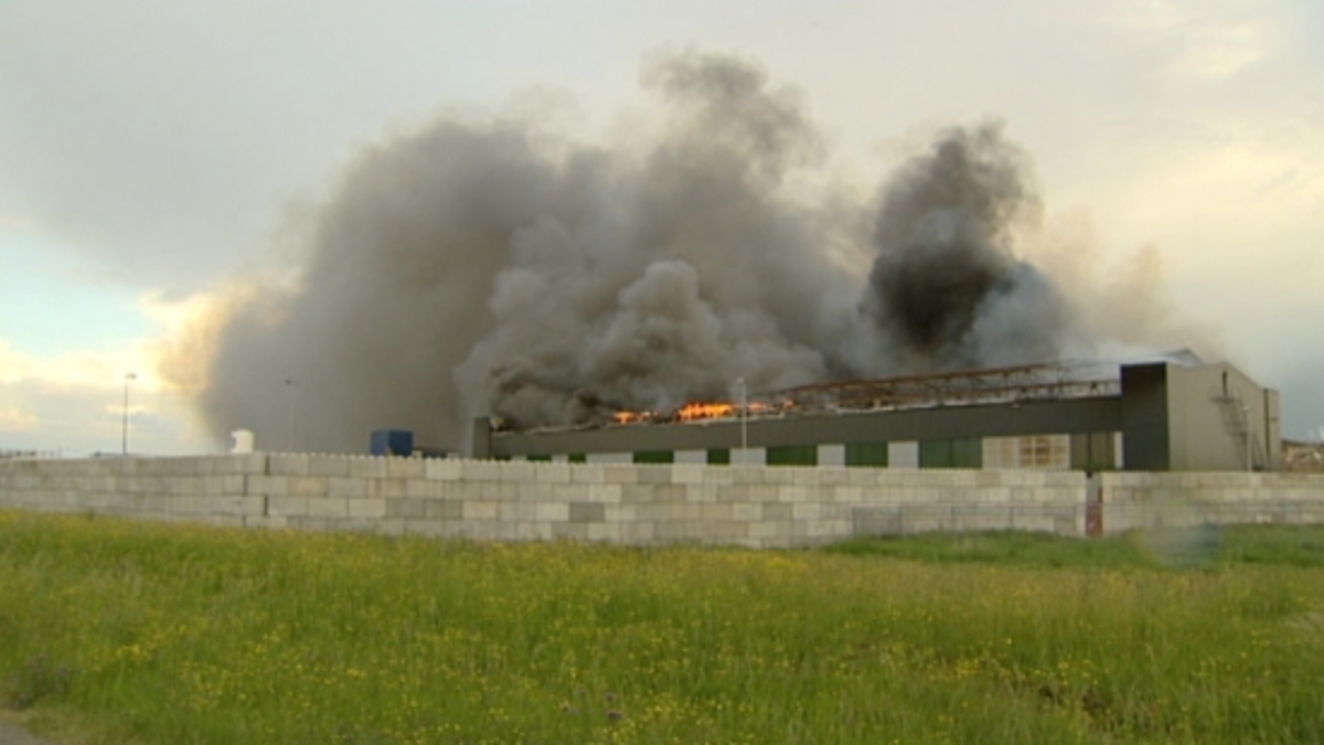 Brand in Vlaardings recyclingbedrijf