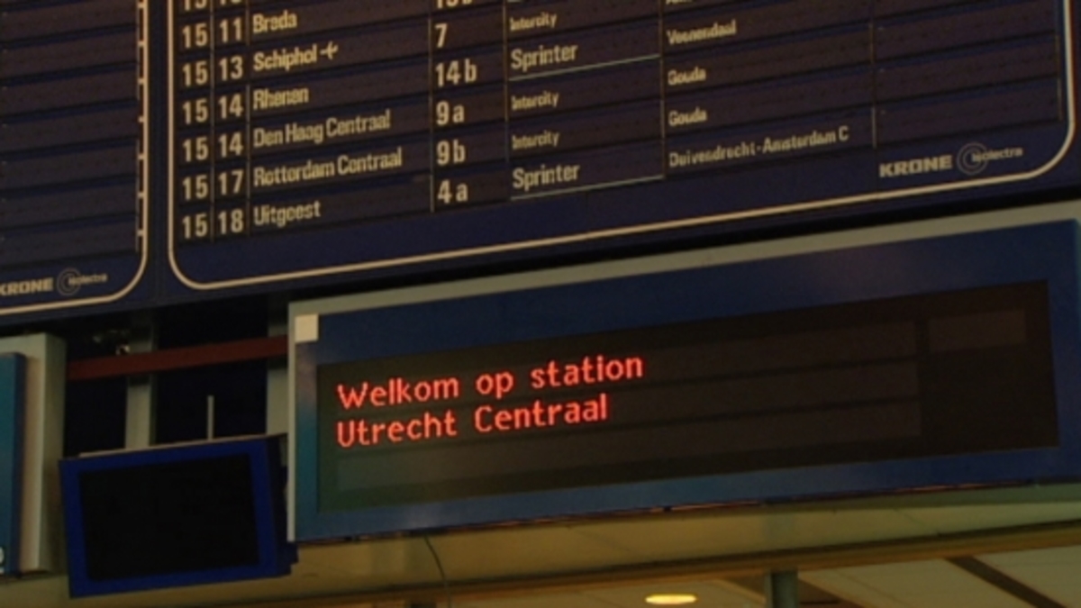 Einde voor klassieke blauwe NS-bord Utrecht CS