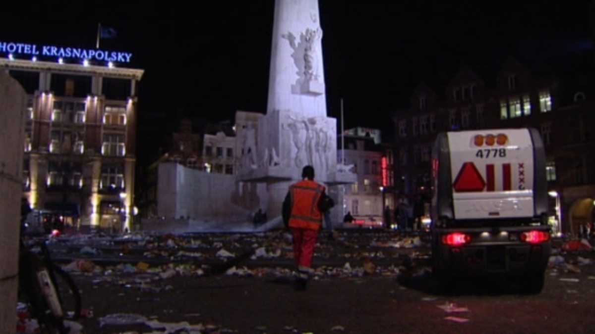 Amsterdam ruimt de rommel op