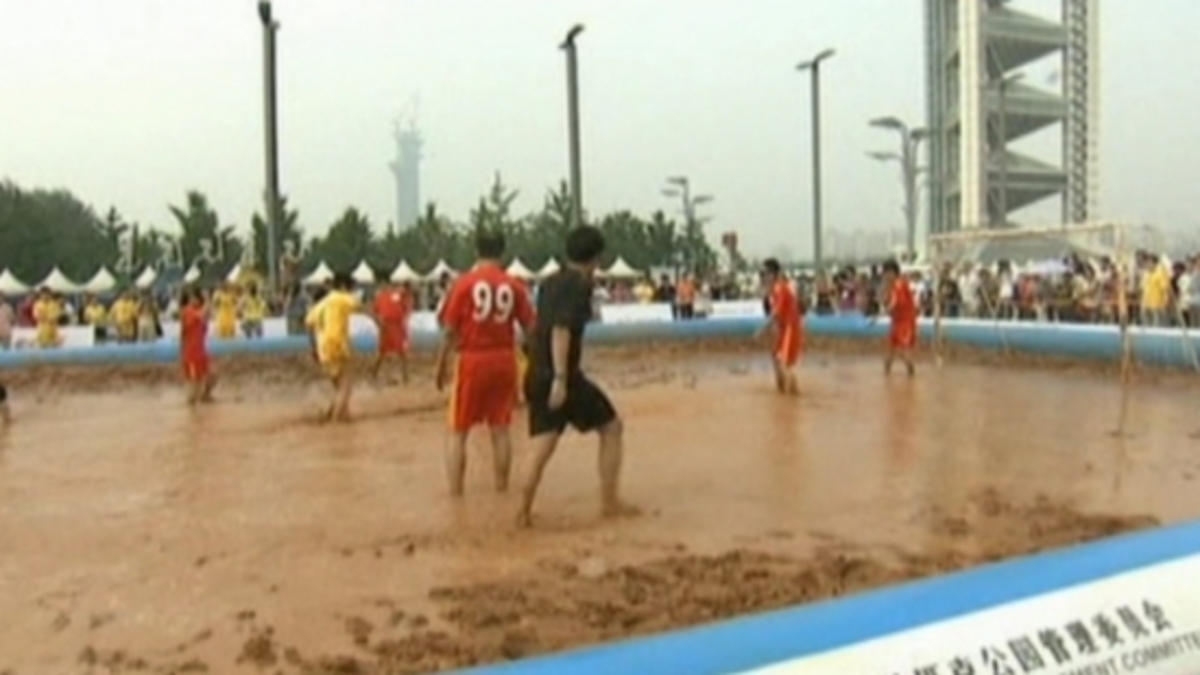 Voetballen in een modderbad