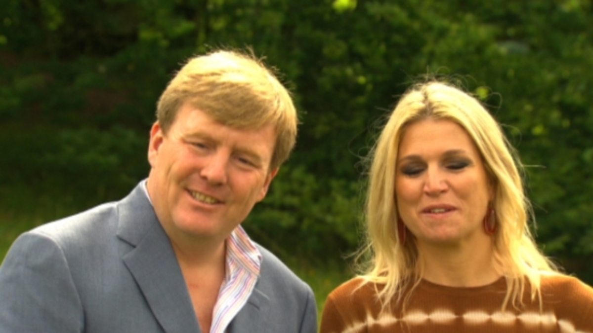 Willem-Alexander en Máxima praten met pers