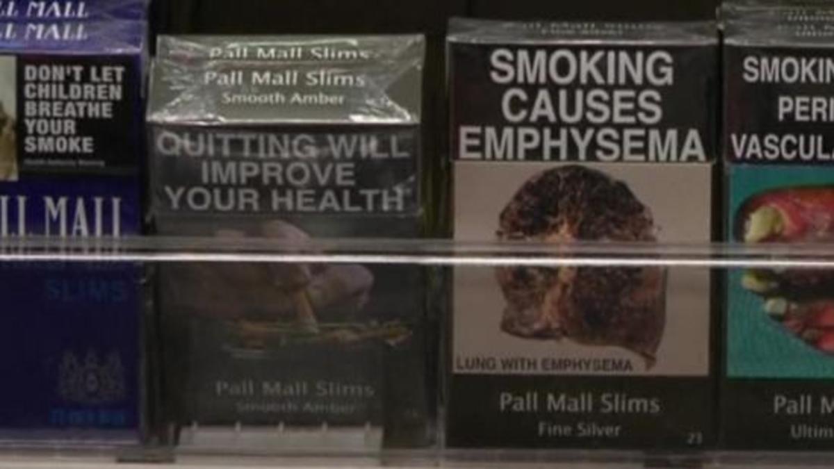 Rokerslongen en -tanden op Australische sigarettenpakjes