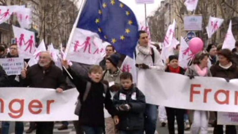 Fransen protesteren tegen homorechten