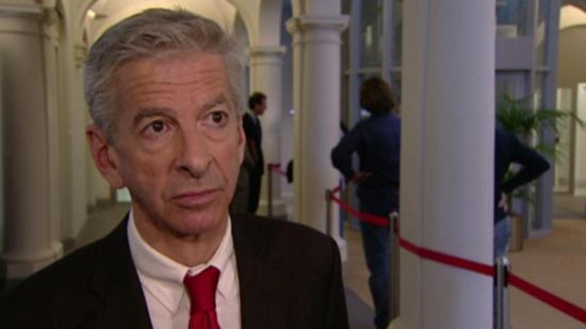 Plasterk: elektronisch stemmen zo snel mogelijk invoeren