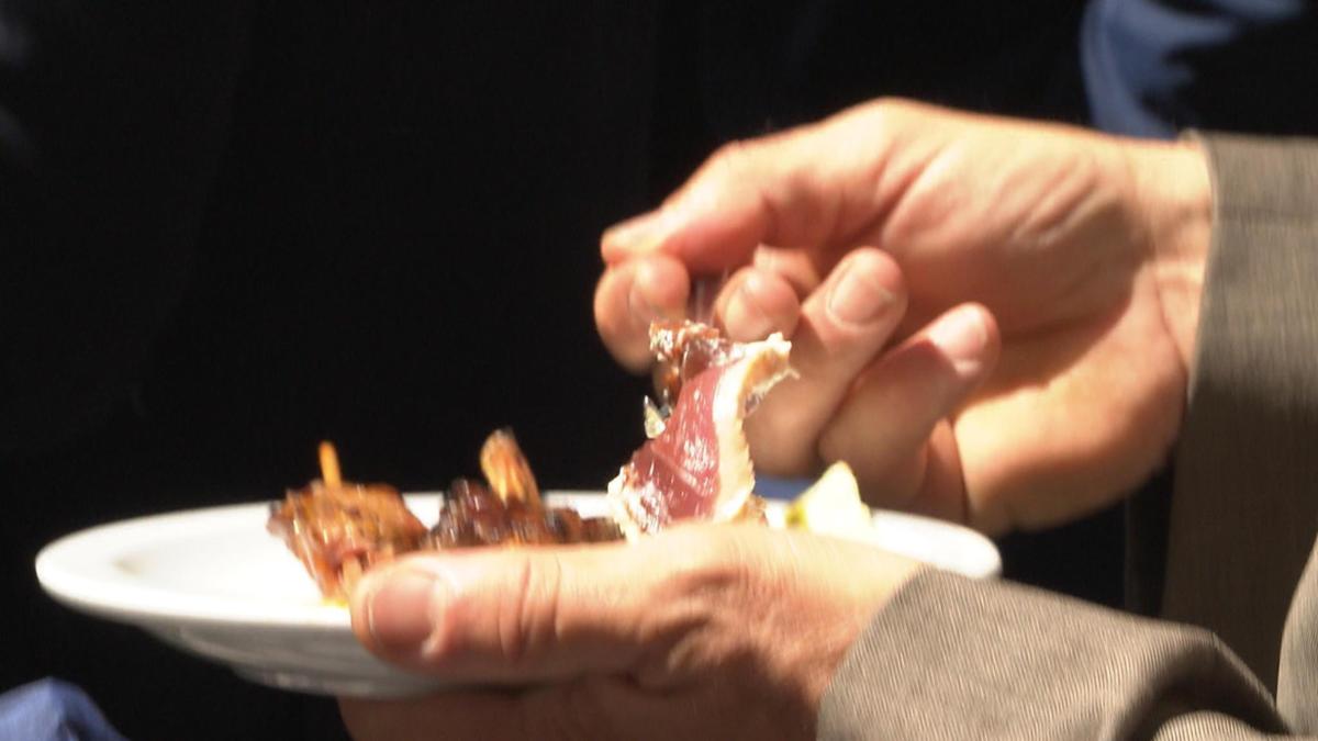 Kamer met reces: bollen pellen, bonen plukken en spijkers trekken