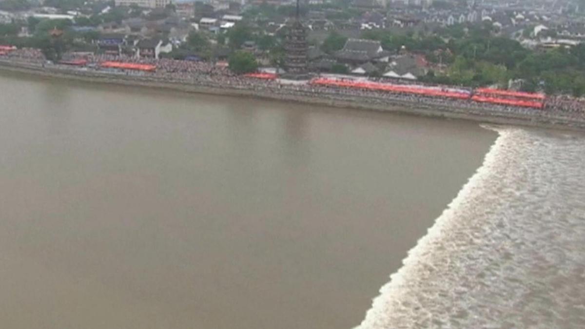 Chinezen wachten op bijzondere golven