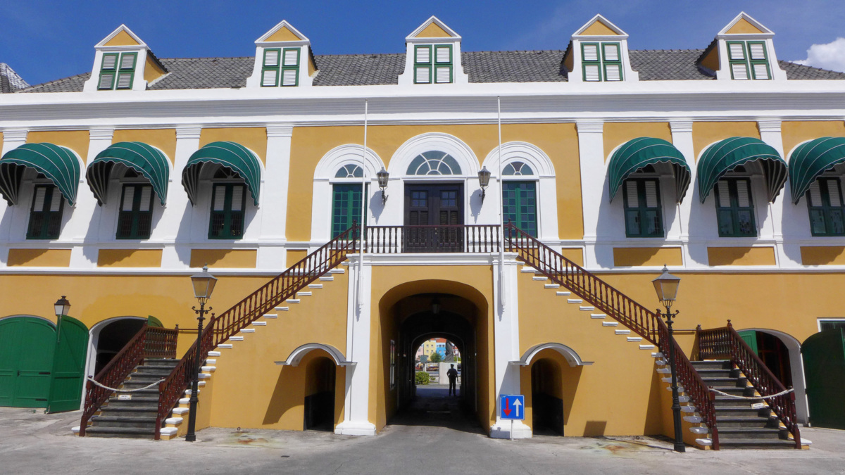 Parlement Curaçao wil van gouverneur af