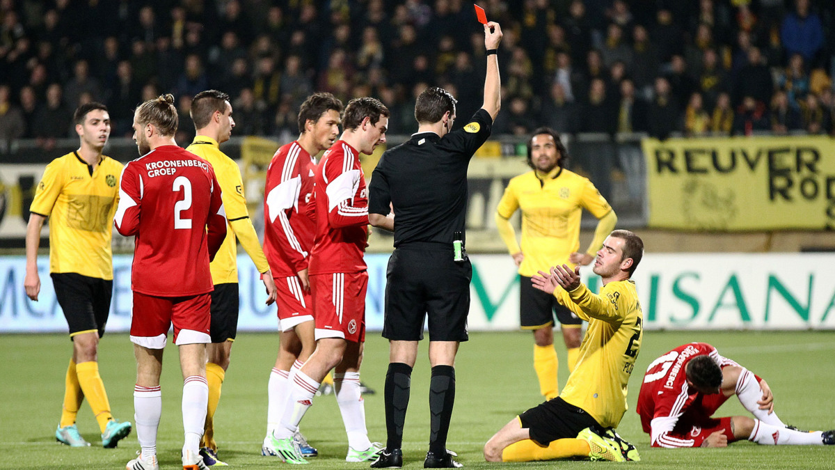 Almere City geeft Roda JC pak slaag