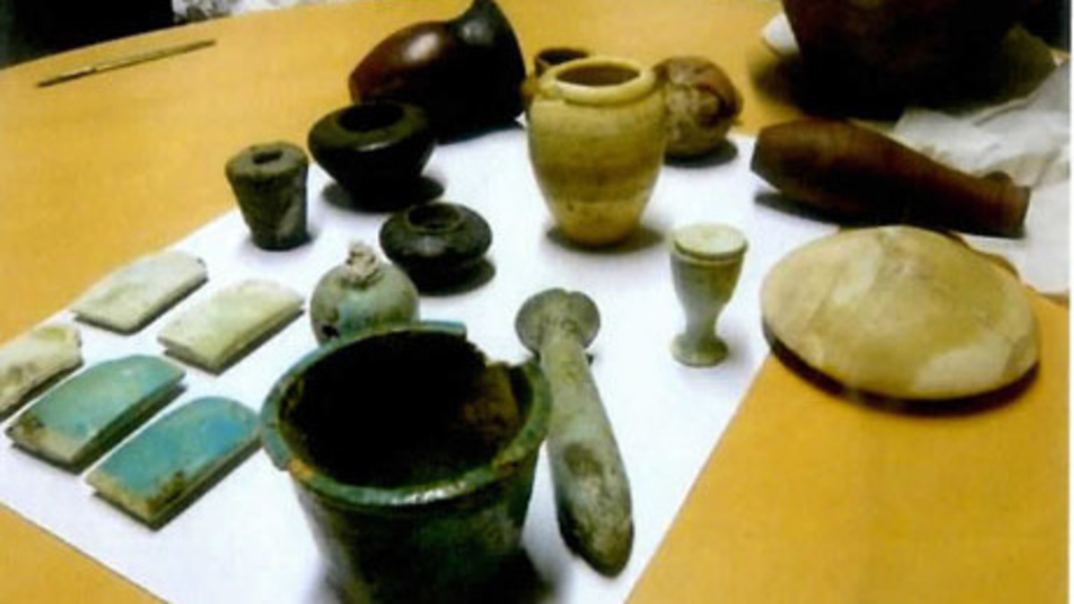 Fransen geven gestolen kunst terug aan Egypte