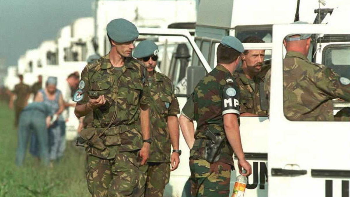 Dutchbatters dagen Staat wegens 'onmogelijke opdracht' Srebrenica