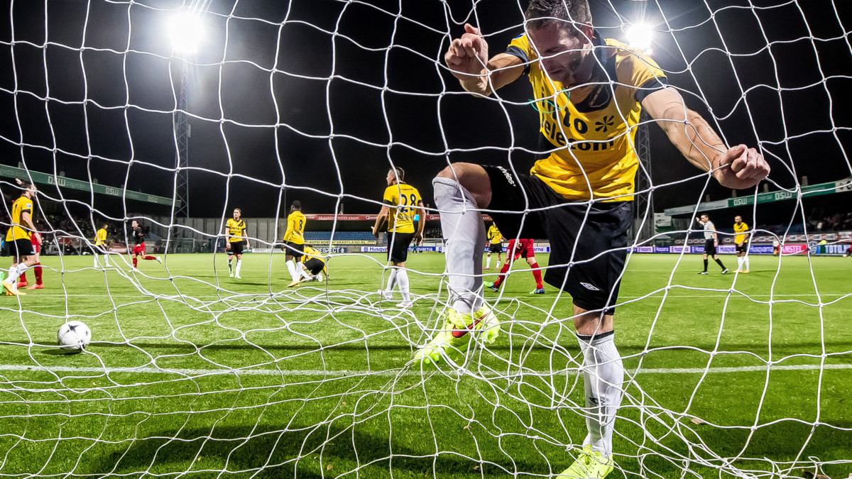 NAC-coach Hellemons maakt zich zorgen