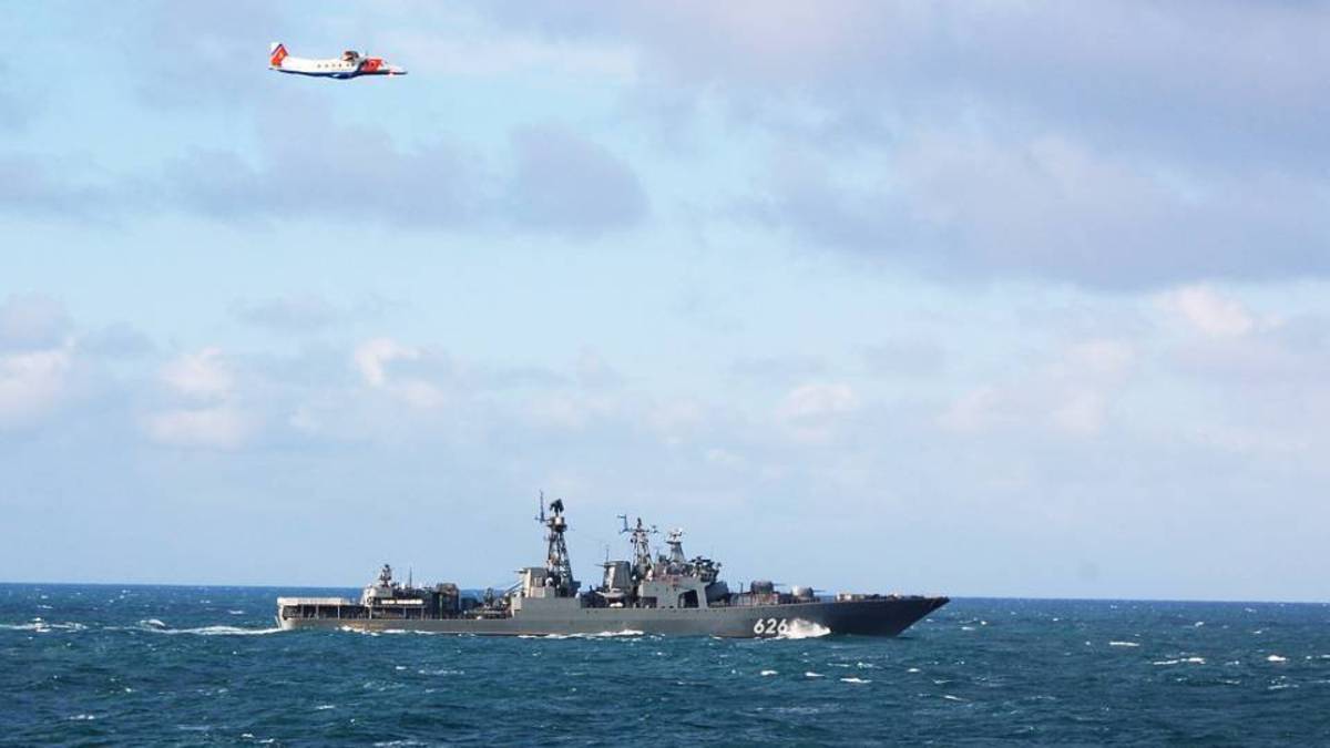 Defensie begeleidt Russische schepen