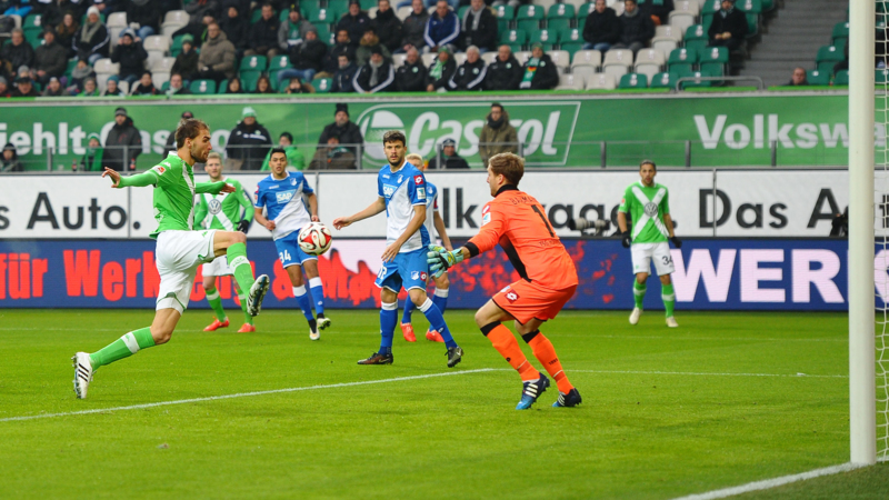 Dost houdt Wolfsburg in spoor Bayern
