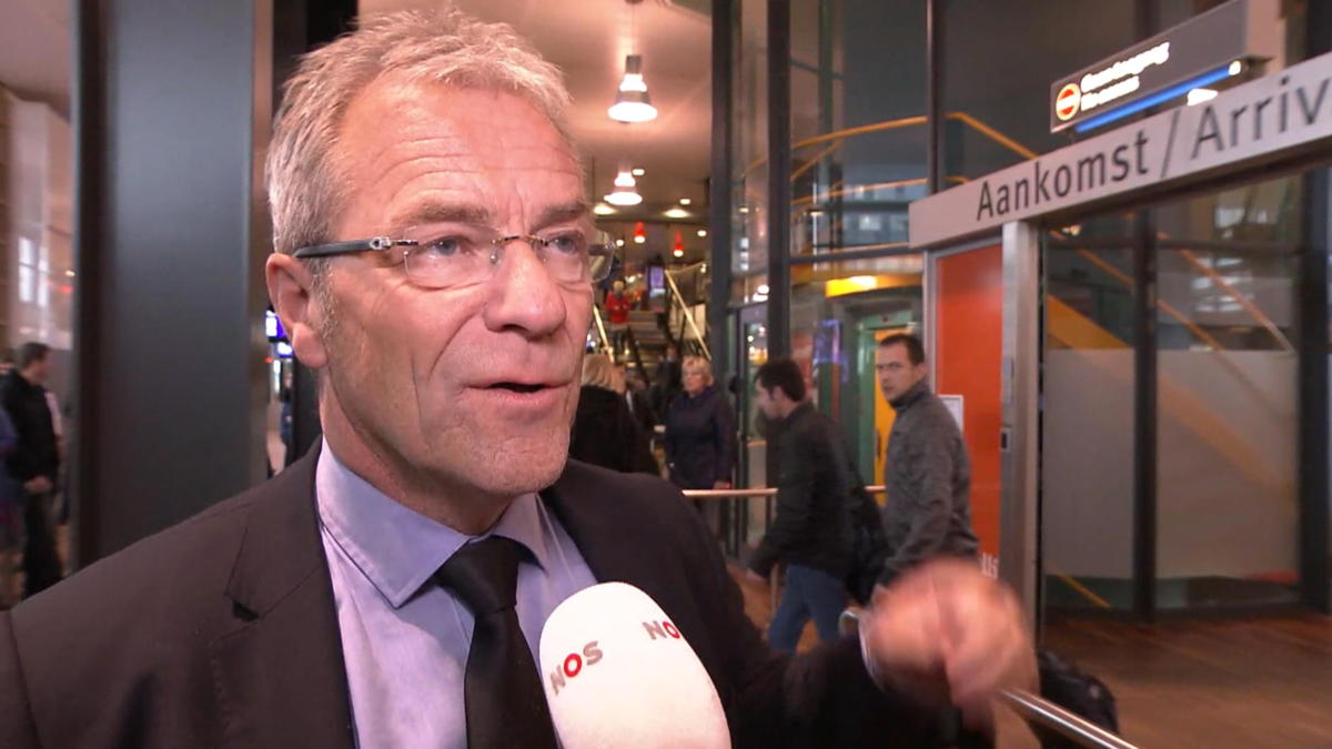 Directeur Eric Gudde van Feyenoord heeft geen goed woord over voor de ...