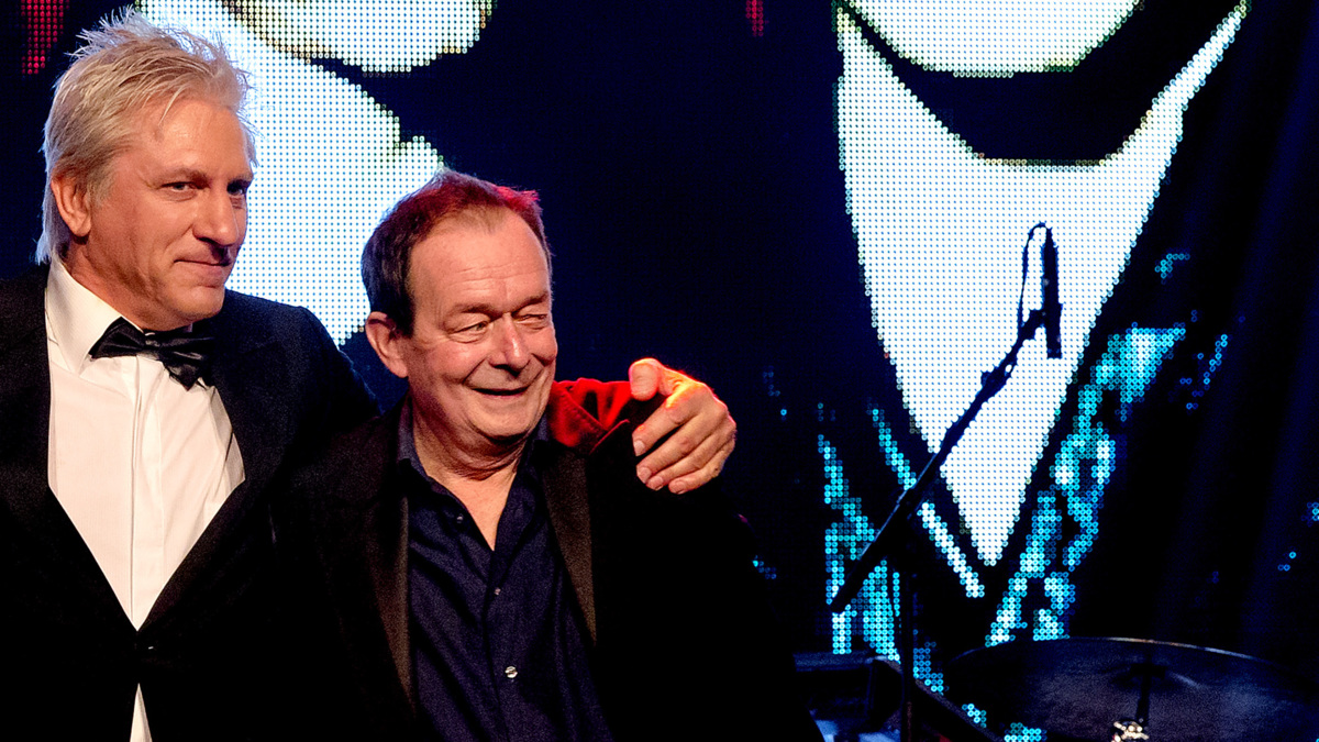 Edison Oeuvreprijs voor zanger Thé Lau (met links Rick de Leeuw)