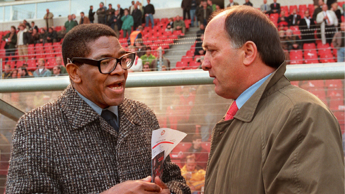 Mokone, vrouwenliefhebber en wondervoetballer