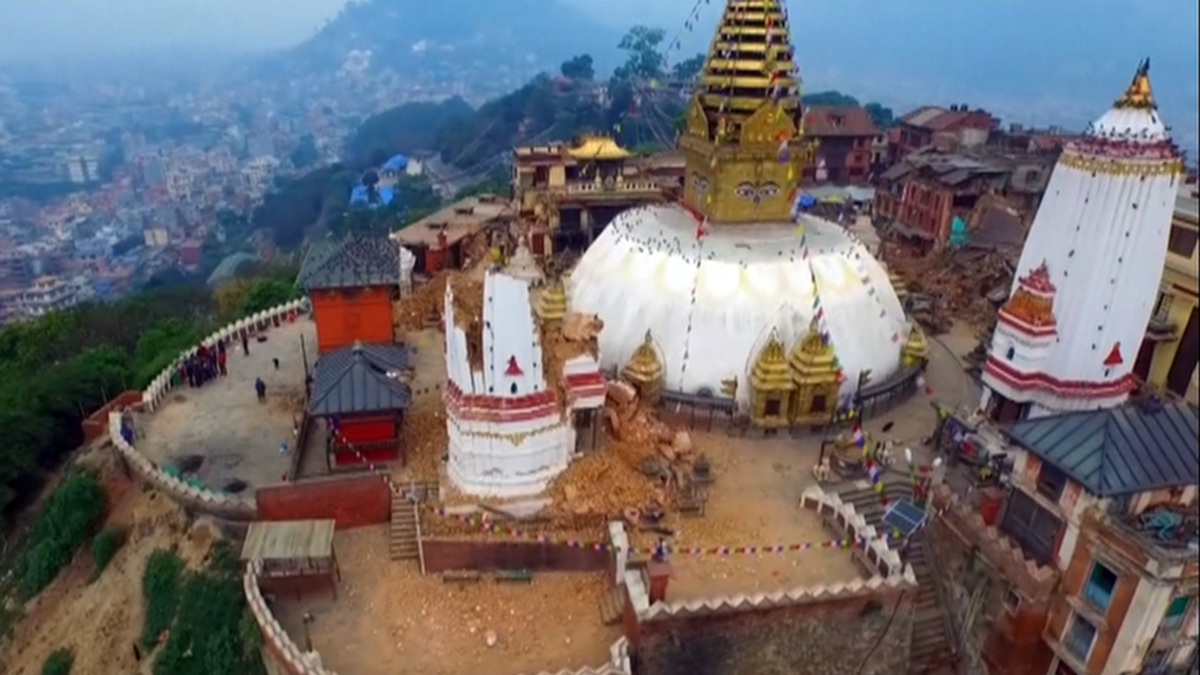 Video: nieuwe beelden Kathmandu met drone