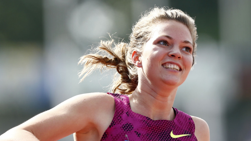 Van Rhijn loopt opnieuw wereldrecord op 200 meter