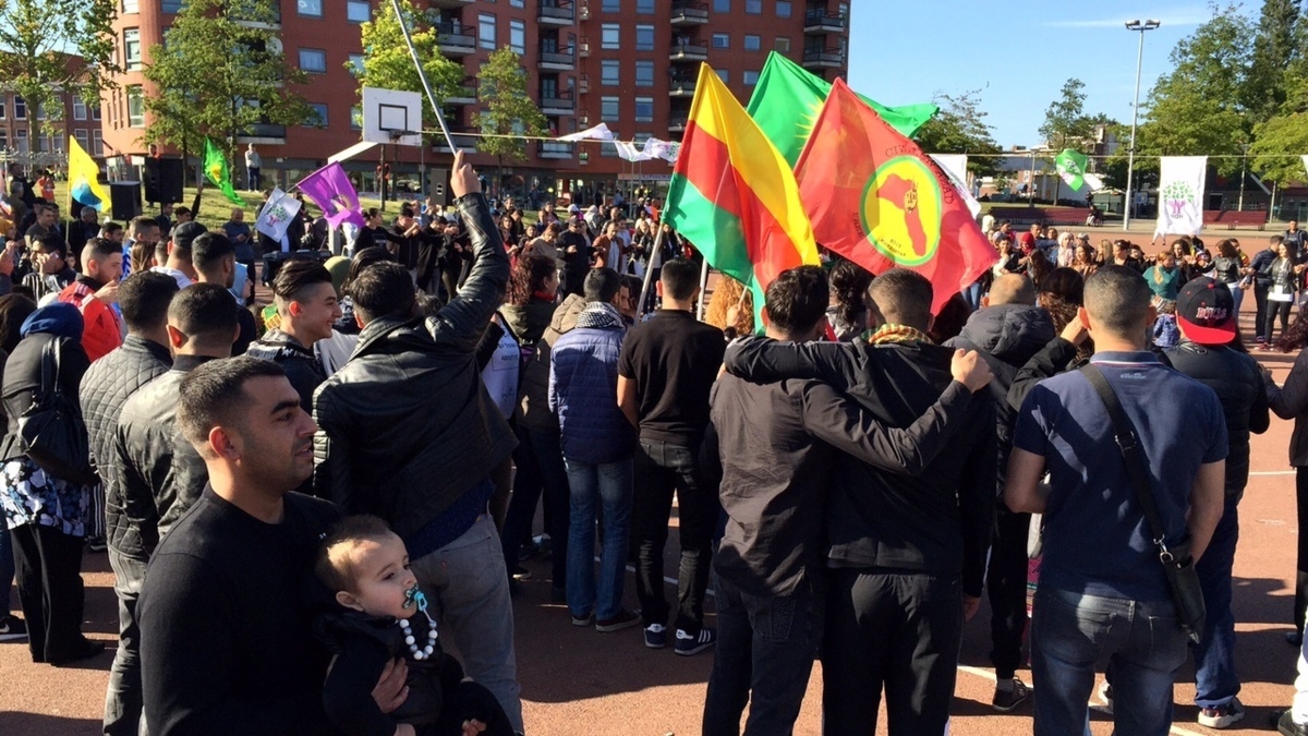 Koerden vieren verkiezingssucces in Den Haag