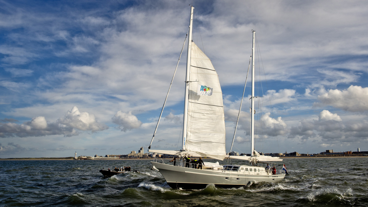 Zeilschip van Wubbo Ockels terug in Nederland