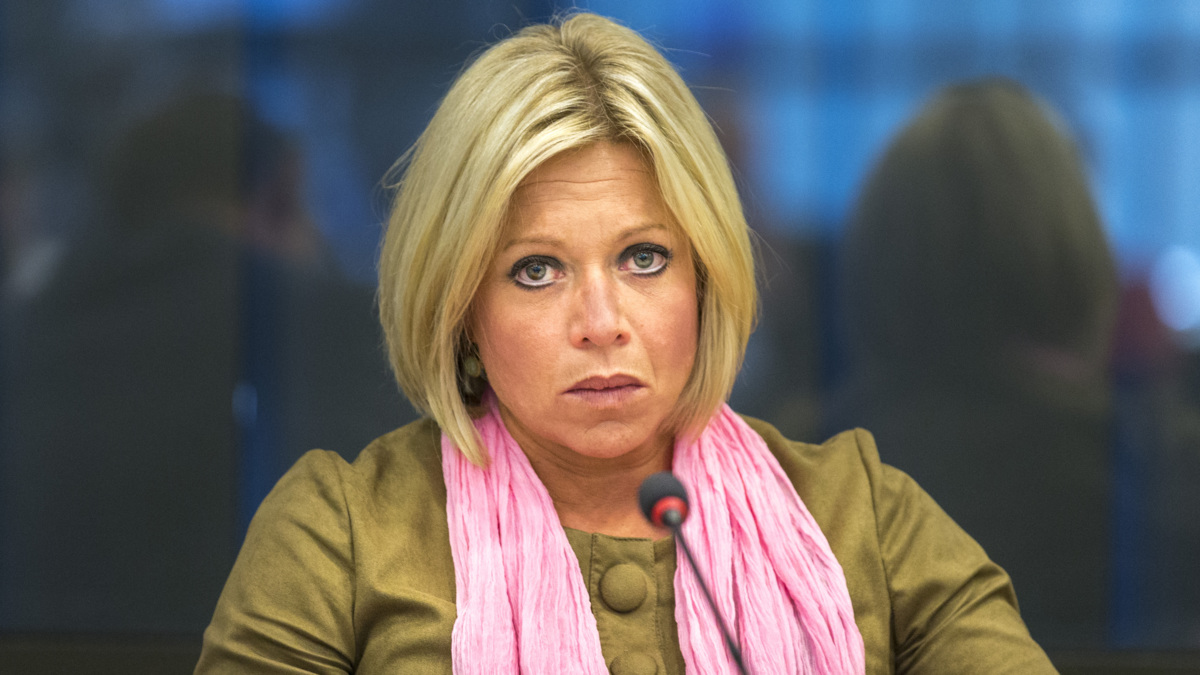 Hennis: claims dreigen Defensie boven het hoofd te groeien