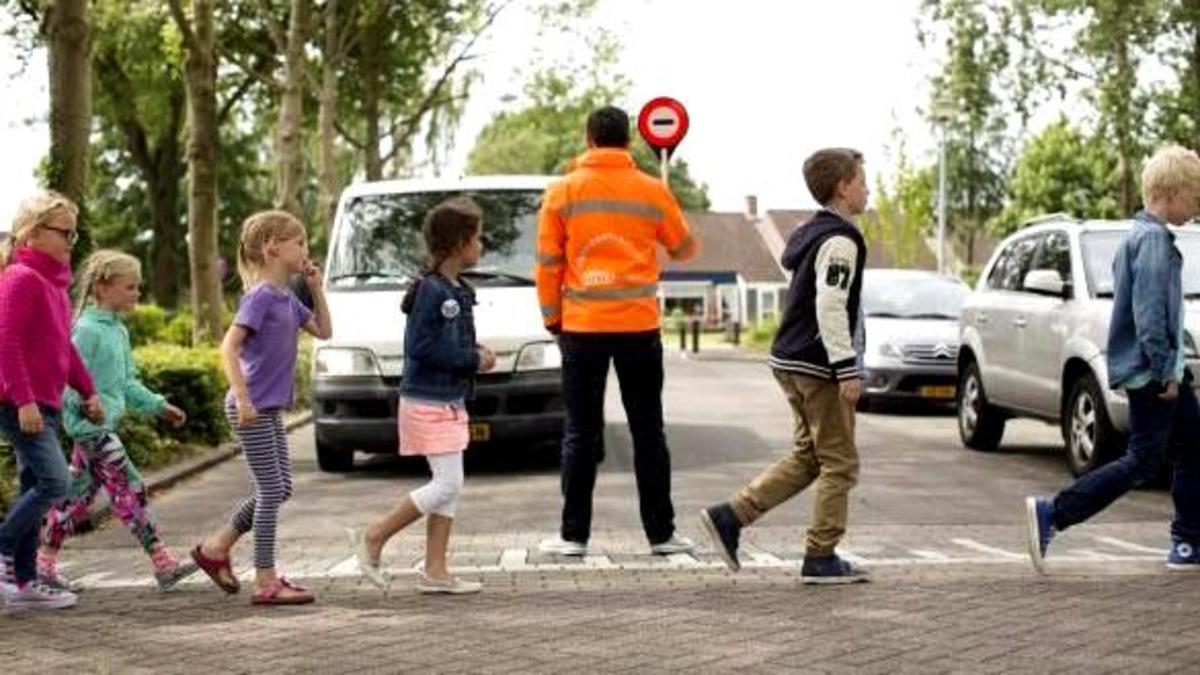 Nog te veel ouders brengen kind met auto naar school