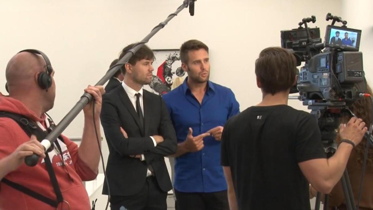 Kunst over Nick en Simon in een museum