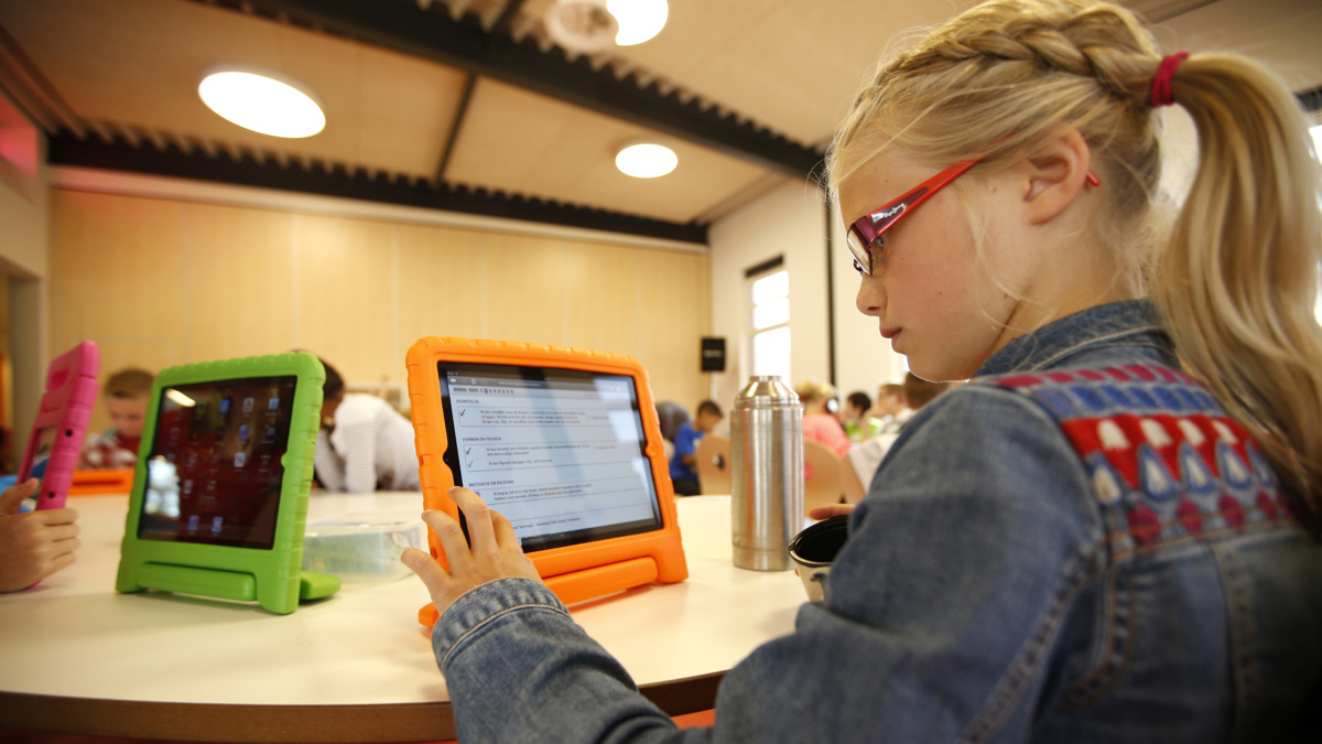 'Kinderen leren sneller met tablets'