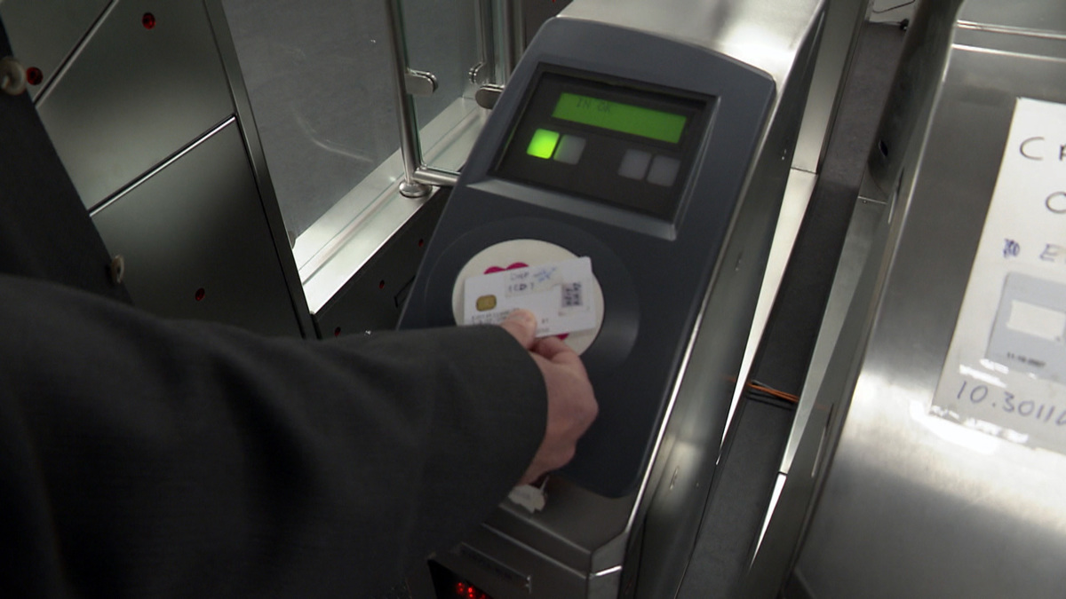 Op proef: inchecken in de metro met je bankpas