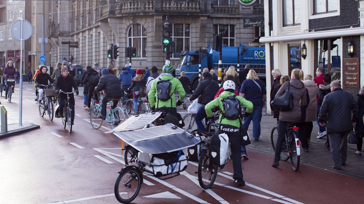Fietspaden in grote steden 's ochtends gevaarlijk