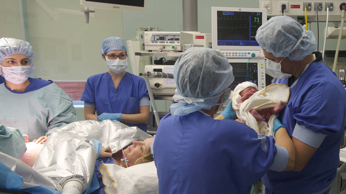 'Kans op complicaties na keizersnede groter dan gedacht'