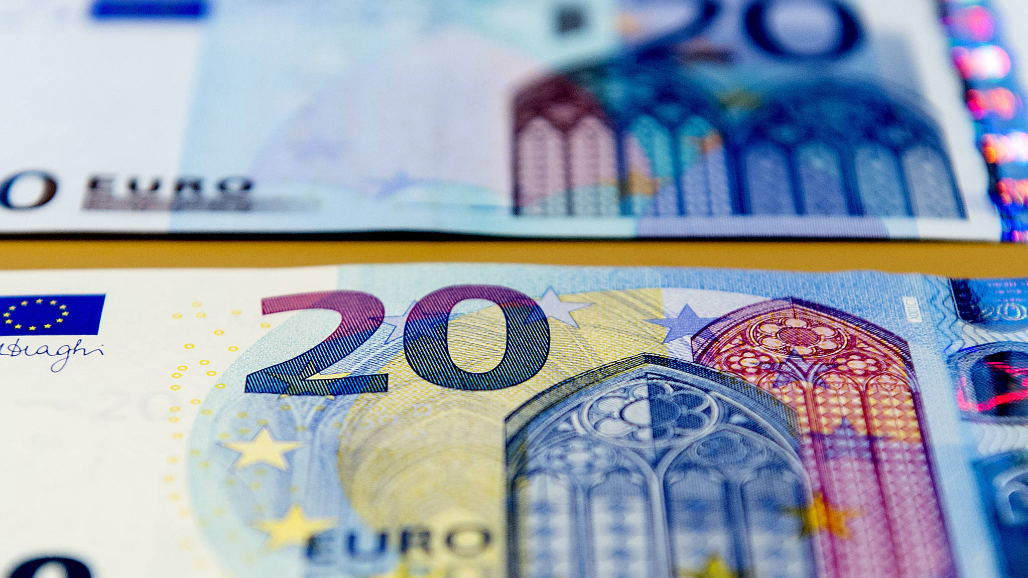 Veel meer valse eurobiljetten in Nederland | NOS
