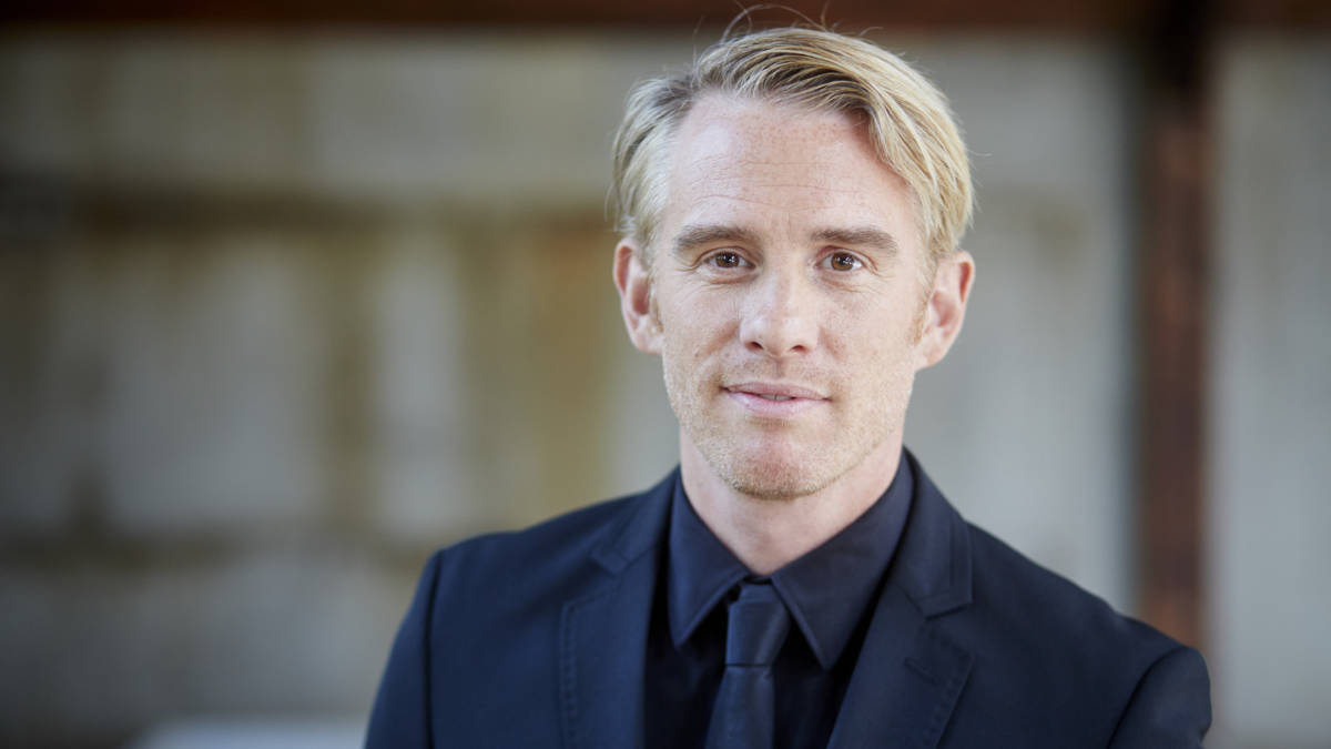 Wat wil jij weten van presentator Art Rooijakkers?