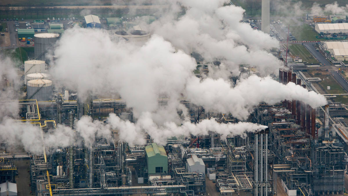 Shell Moerdijk lekt 25 ton gevaarlijk gas