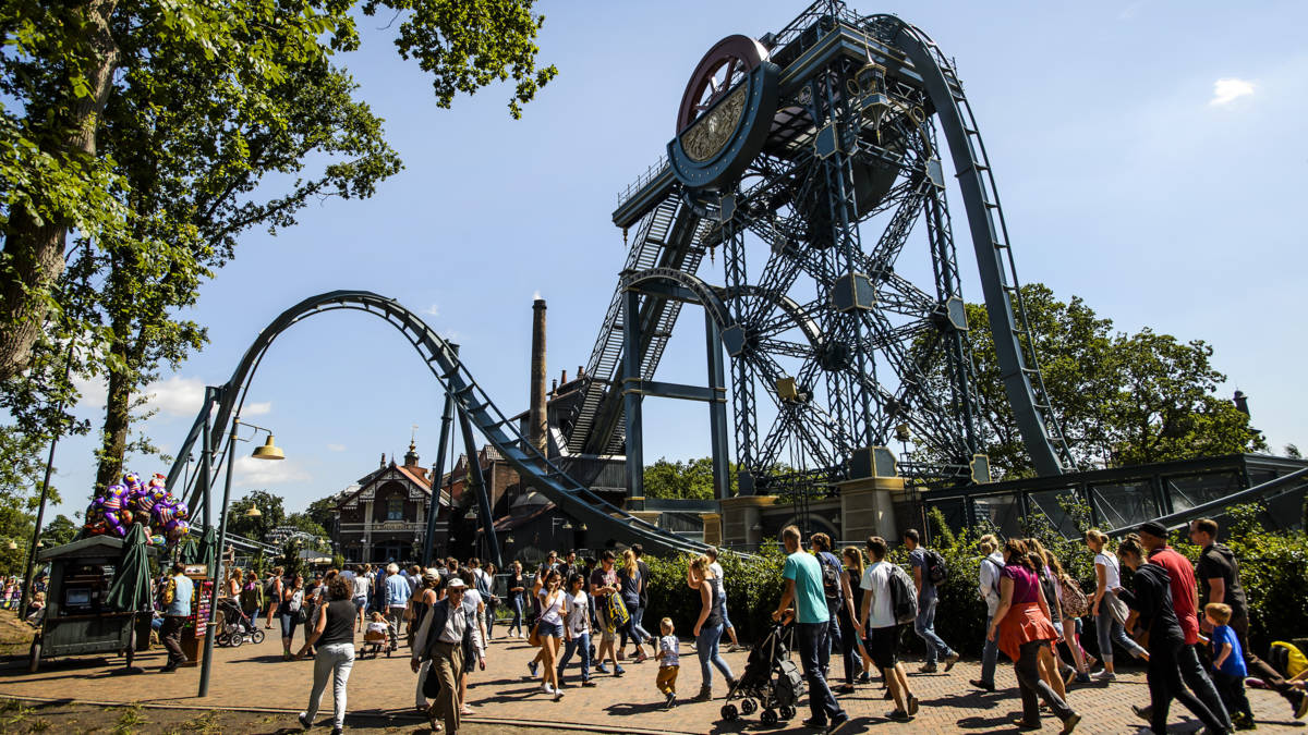 Pretpark in 20 jaar flink duurder, tweedehandsauto goedkoper