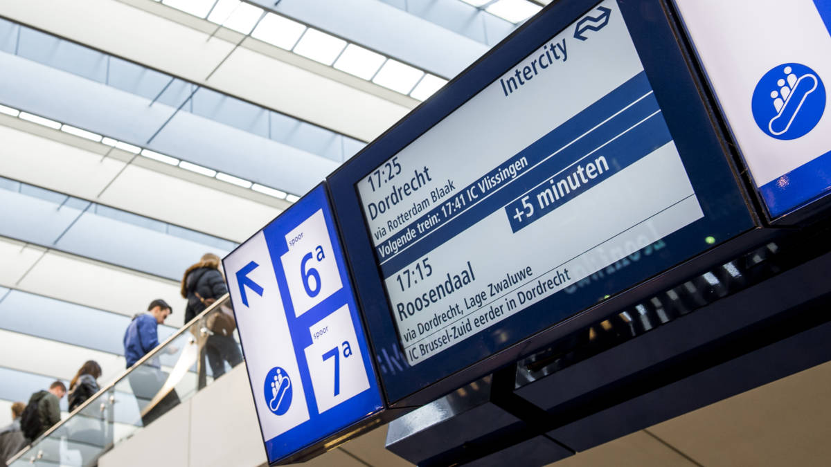 Minder technische storingen, maar meer zelfdodingen op het spoor