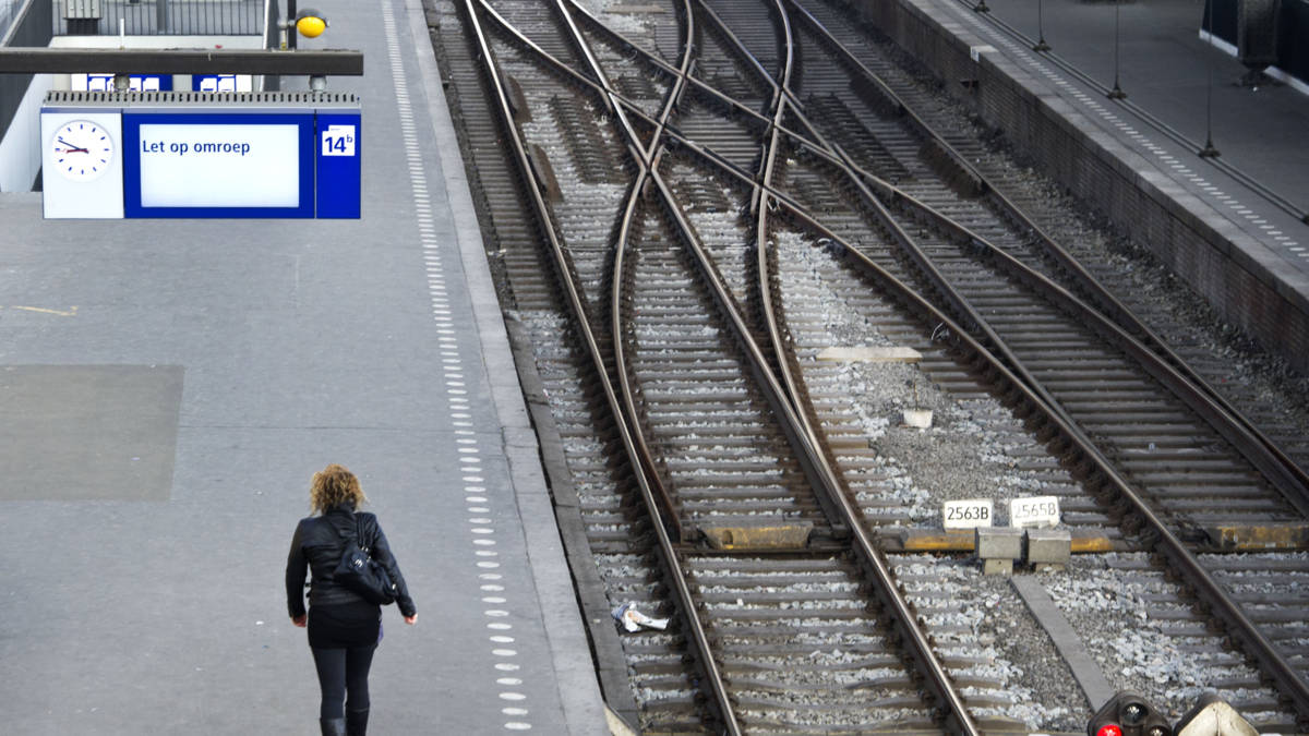 'Laat nieuw management van ProRail nou eerst zijn werk doen'