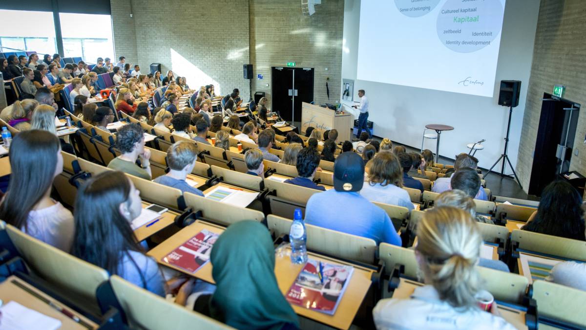 'Buitenlandse student voelt zich buitengesloten'