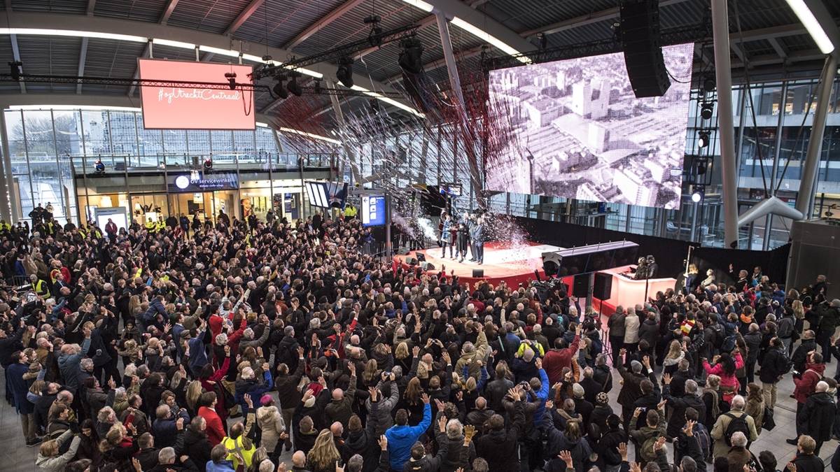 Applaus voor de bouwers, het nieuwe Utrecht CS is open