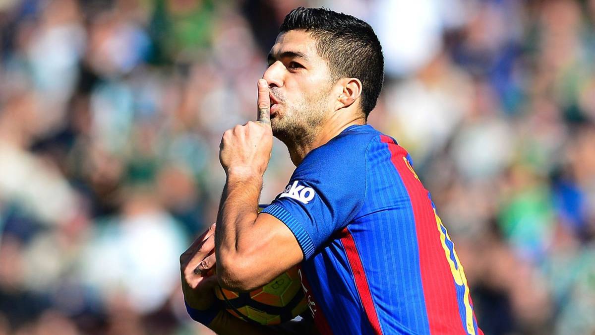 Suárez redt punt voor Barcelona tegen Betis