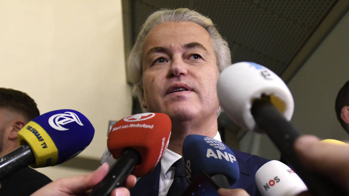 Oppositie slijpt de messen over regeerakkoord Oppositie slijpt de messen over regeerakkoord