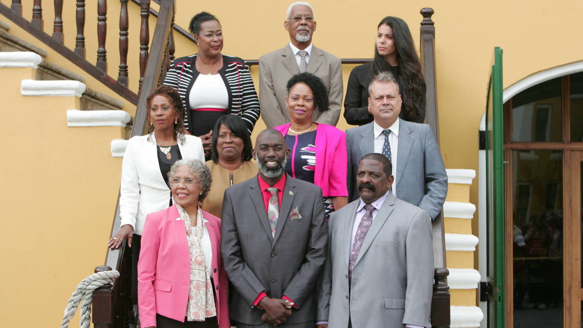 Nieuwe regering Curaçao wil verkiezingen stoppen