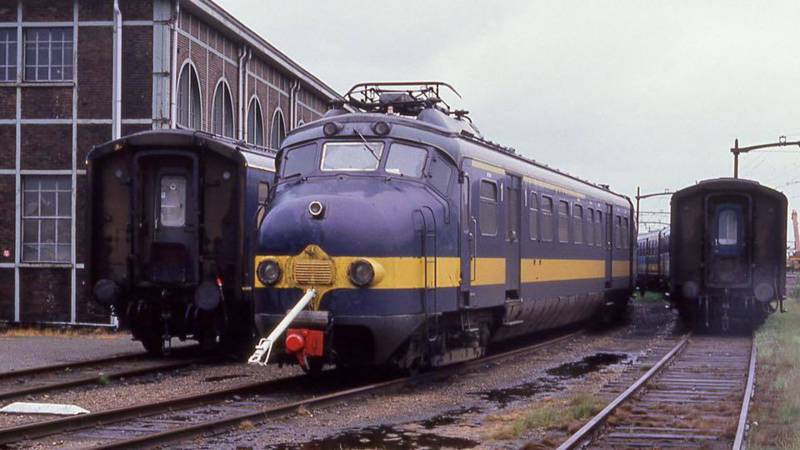 Treinfanaten brengen historische Benelux-Hondekop terug in Nederland