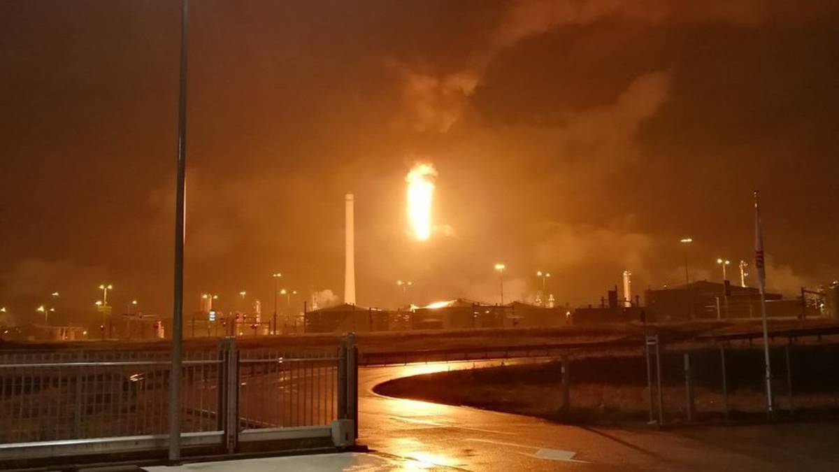 Lek Shell Pernis ontstond na doorspoeling fabriek