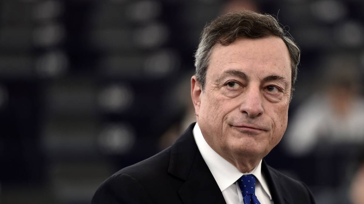 ECB-president Draghi hint niet op afbouw opkoopprogramma
