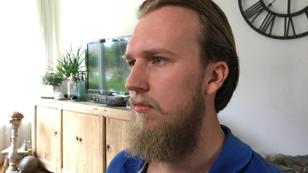 Nick heeft tinnitus: alsof er in m'n hoofd constant treinen van spoor ...