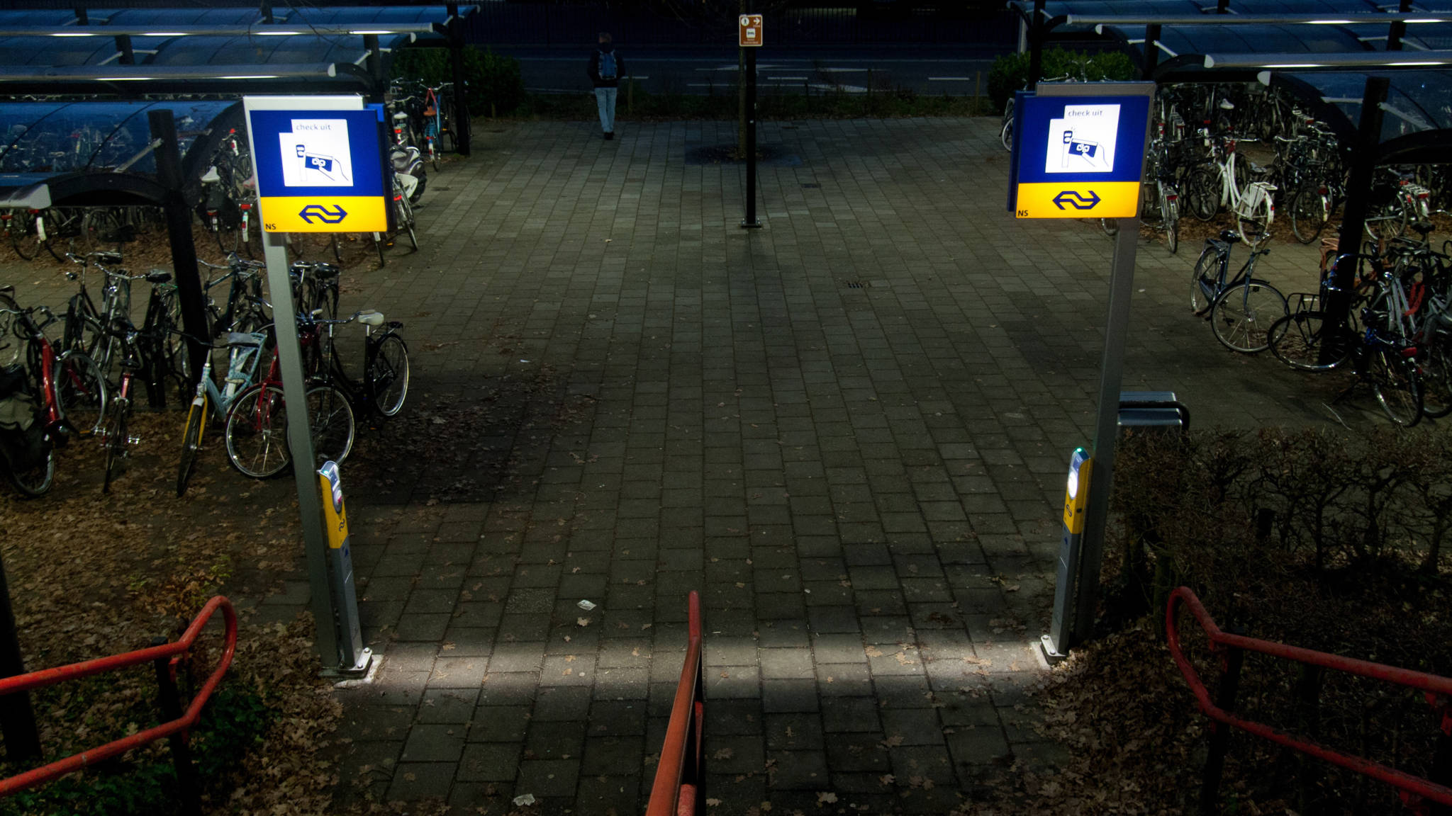 In- en uitchecken kan een stuk makkelijker, en dit is hoe | NOS