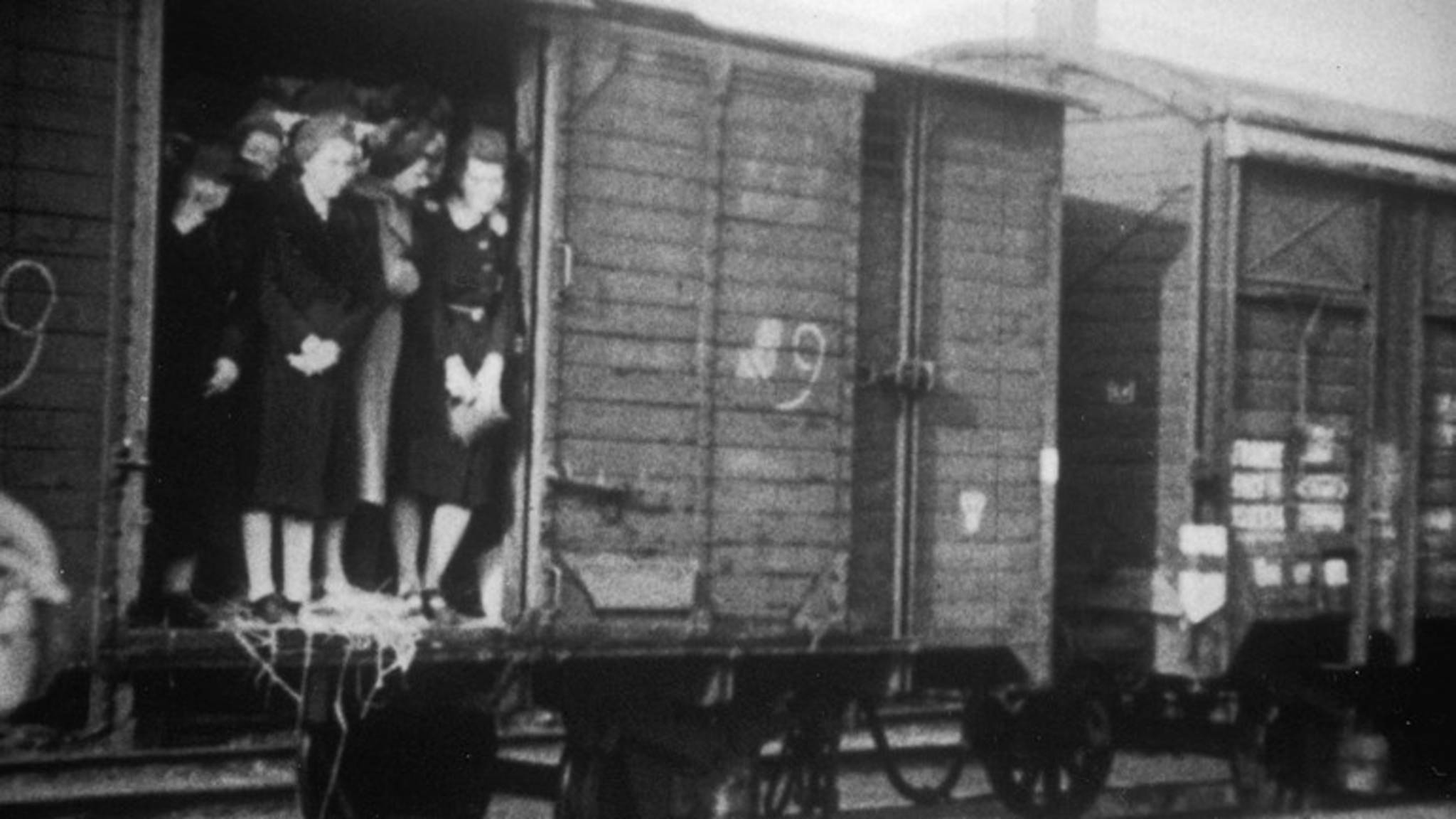 Iconische beelden Tweede Wereldoorlog na 75 jaar in kleur | Nieuwsuur