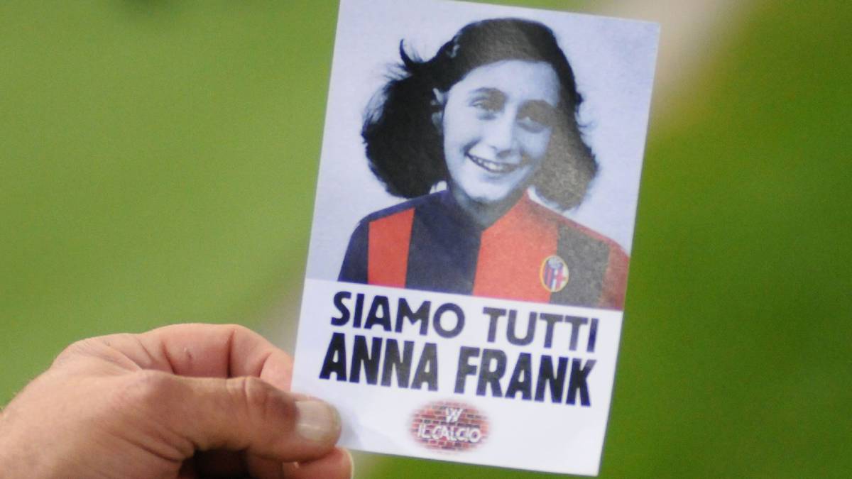 Nu ook Anne Frank-stickers in Leipzig | NOS
