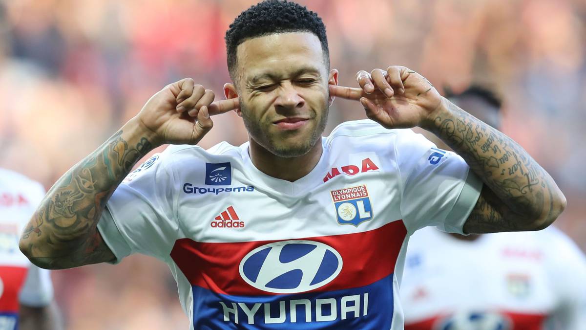 Depay leidt Lyon naar eclatante zege bij Nice
